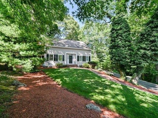 house with 4 bedroom, Attleboro MA ES104479610