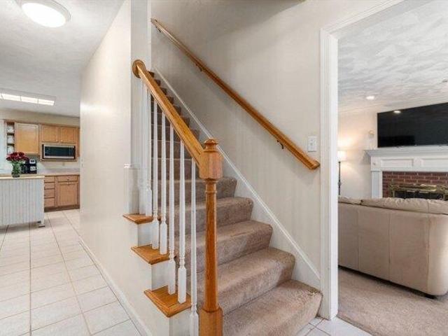 house with 4 bedroom, Attleboro MA ES104566974