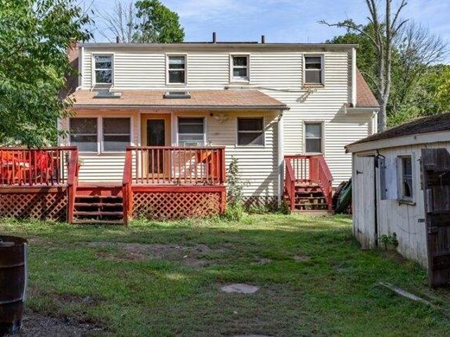 house with 4 bedroom, Attleboro MA ES105693512