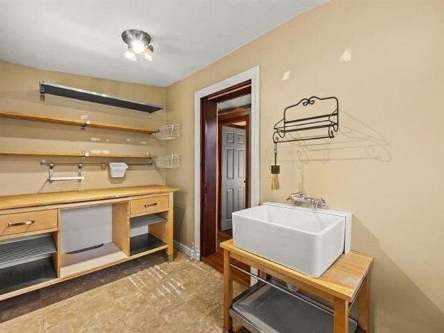 house with 4 bedroom, Attleboro MA ES105173102