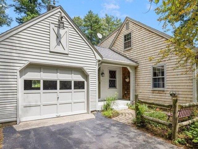 house with 4 bedroom, Attleboro MA ES105174073