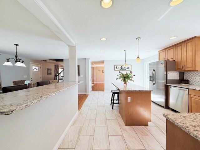 house with 4 bedroom, Auburn MA ES103433405