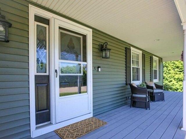 house with 4 bedroom, Auburn MA ES103663168