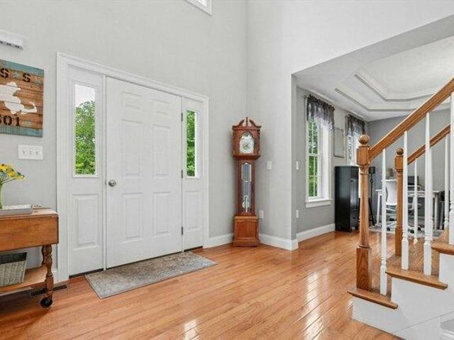 house with 4 bedroom, Auburn MA ES104569147