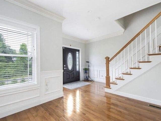 house with 4 bedroom, Auburn MA ES105112942