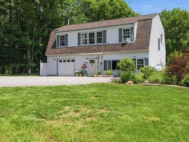 house with 4 bedroom, Auburn ME ES103886554