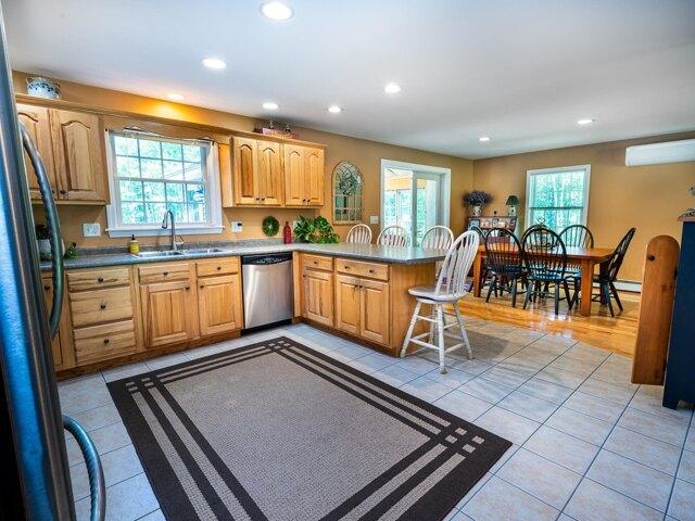 house with 4 bedroom, Auburn ME ES104116500