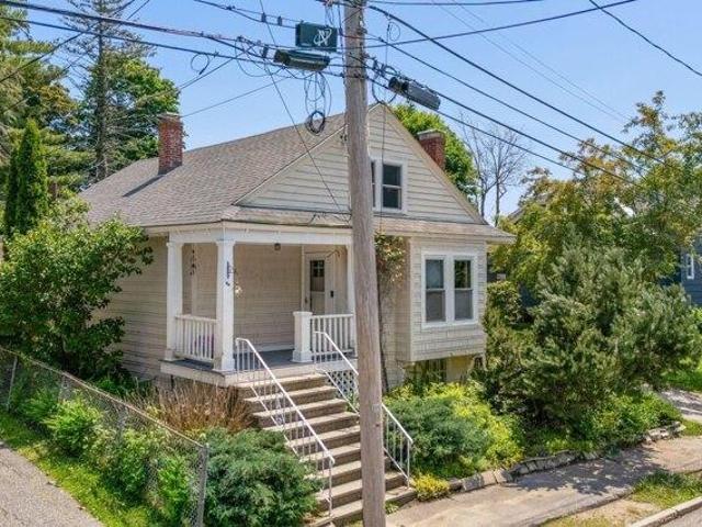 house with 4 bedroom, Auburn ME ES104192533