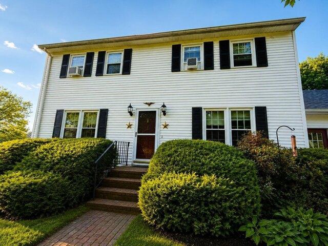 house with 4 bedroom, Auburn ME ES105093935