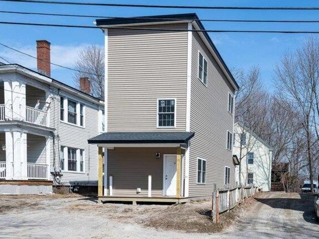 house with 4 bedroom, Auburn ME ES105143637