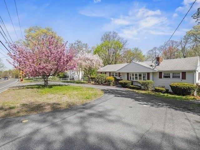 house with 4 bedroom, Avon MA DS104078631