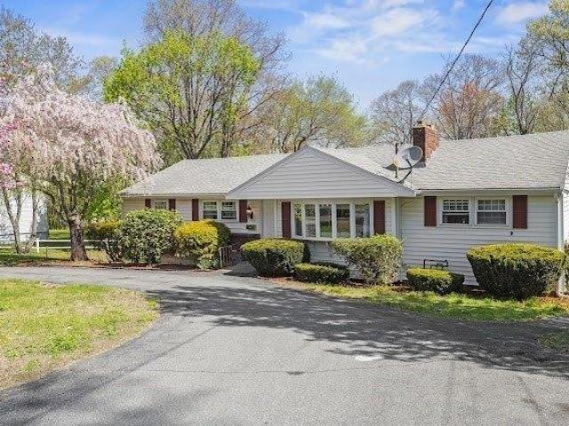house with 4 bedroom, Avon MA ES103442375