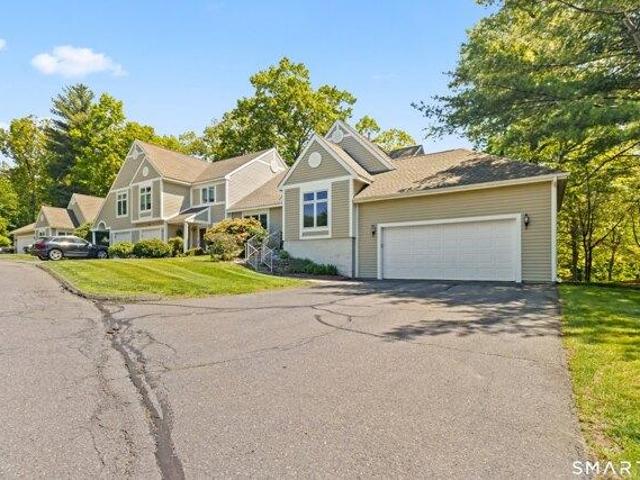 house with 4 bedroom, Avon CT DLS103070494