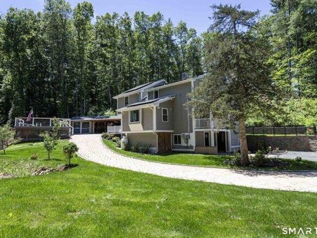 house with 4 bedroom, Avon CT DS104079080