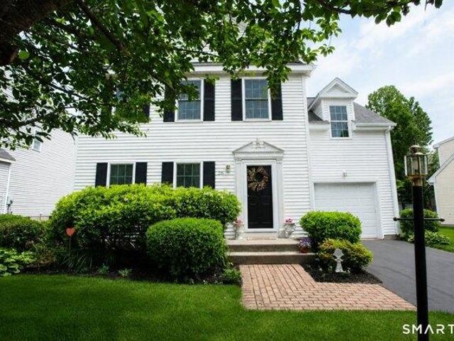 house with 4 bedroom, Avon CT DS103074003