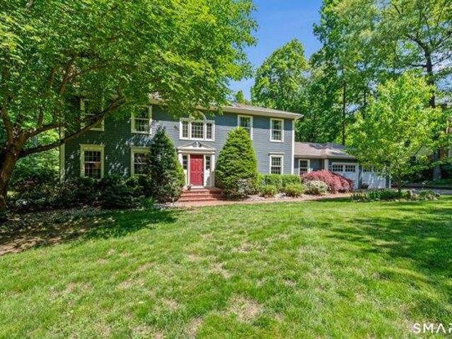 house with 4 bedroom, Avon CT ES104115861