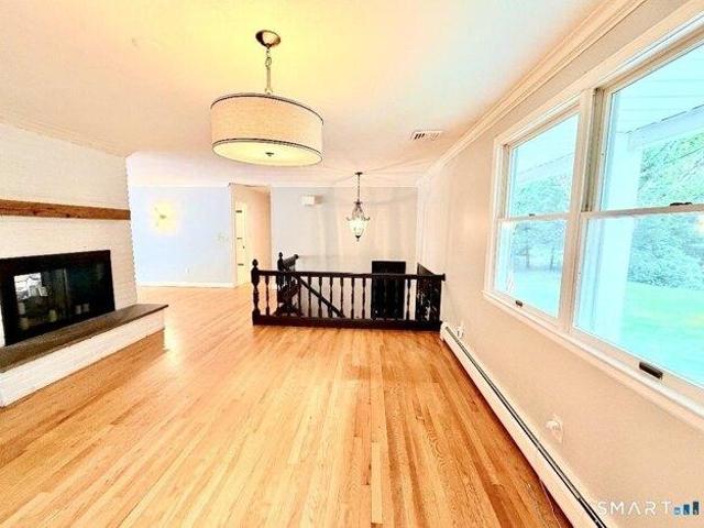 house with 4 bedroom, Avon CT ES104442654