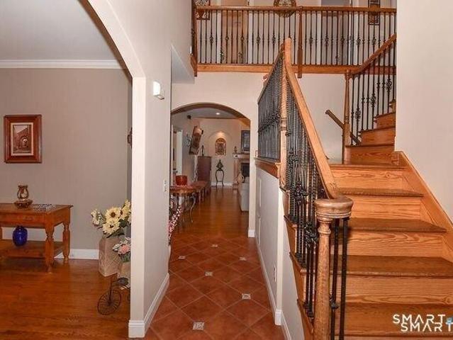 house with 4 bedroom, Avon CT ES104811606
