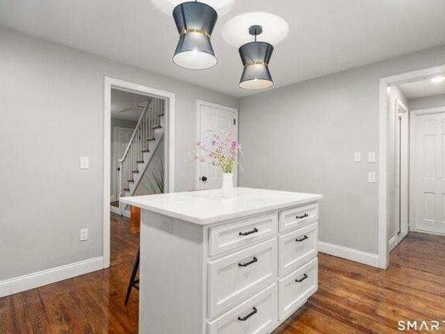 house with 4 bedroom, Avon CT ES104834019