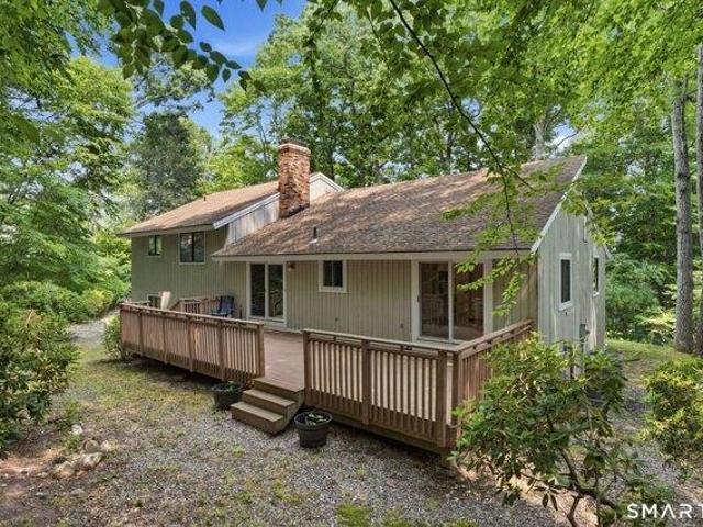 house with 4 bedroom, Avon CT ES105115438