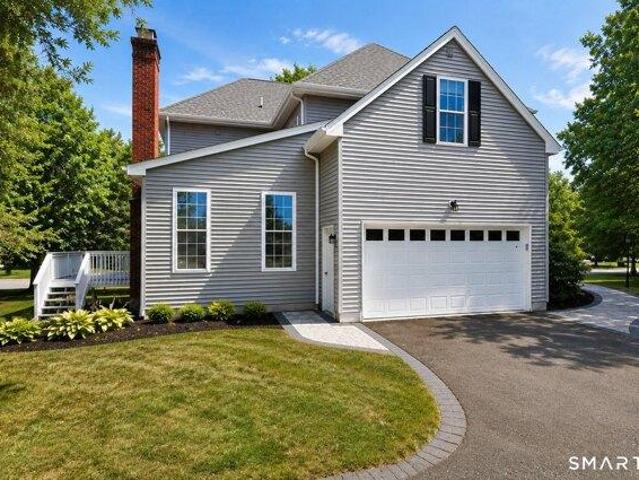 house with 4 bedroom, Avon CT ES105124675