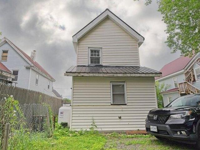 house with 4 bedroom, Bangor ME DS104298548
