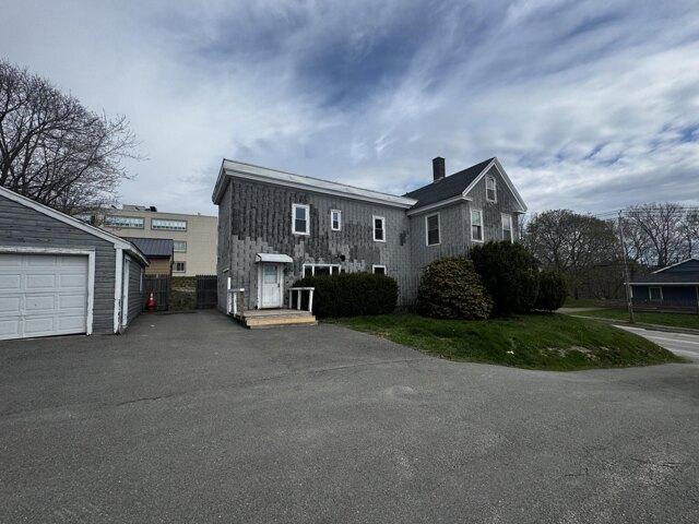 house with 4 bedroom, Bangor ME ES103097607