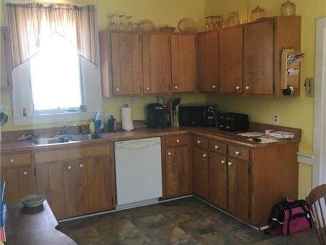 house with 4 bedroom, Bangor ME ES104606099