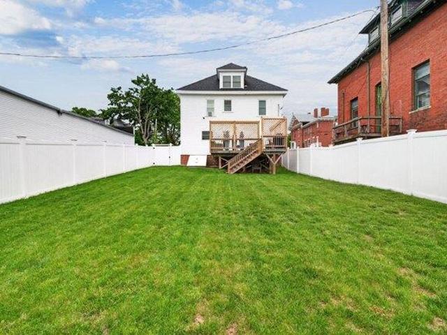 house with 4 bedroom, Bangor ME ES104903442