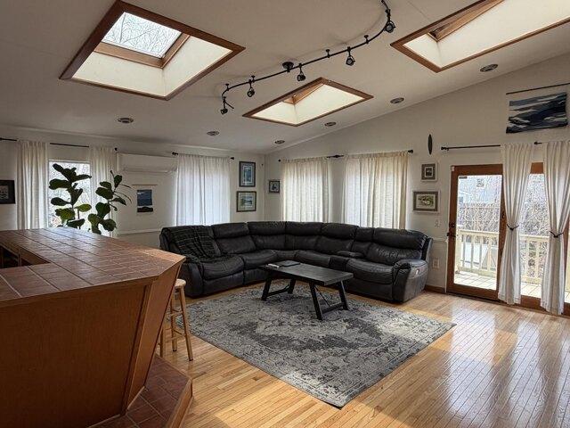 house with 4 bedroom, Bangor ME ES104330540