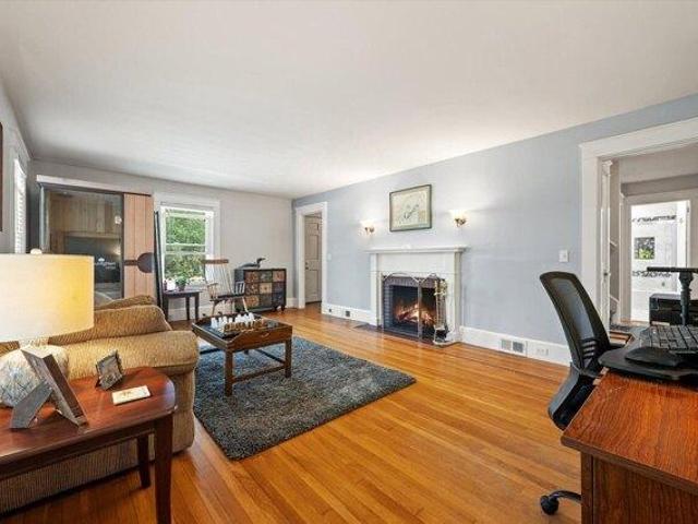 house with 4 bedroom, Bangor ME ES105158517