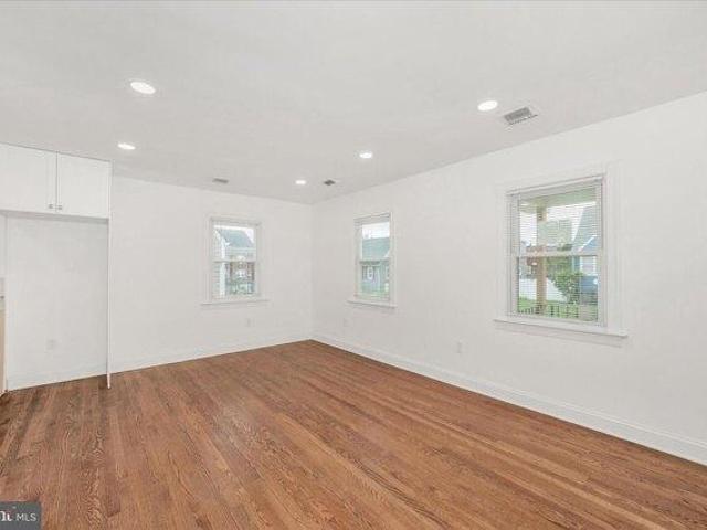 house with 4 bedroom, Baltimore MD ES104909089