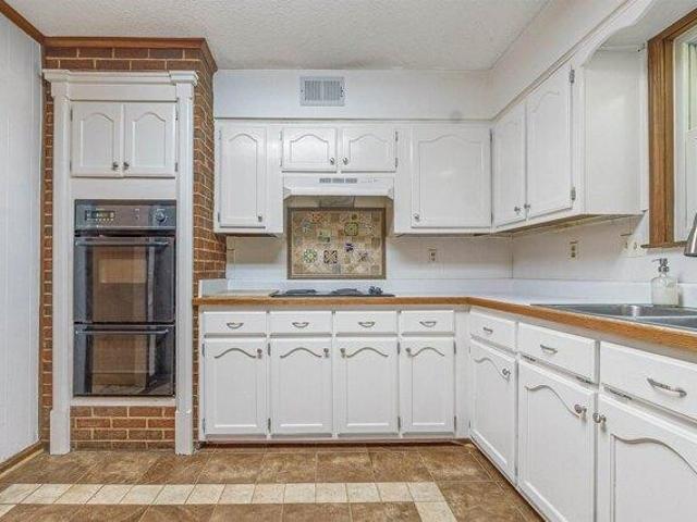 house with 4 bedroom, Bartlett TN DLS93106548