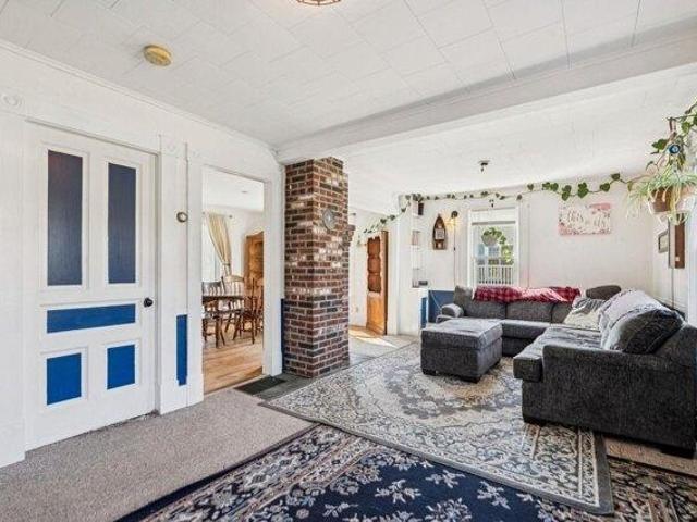 house with 4 bedroom, Barre VT DLS102593926