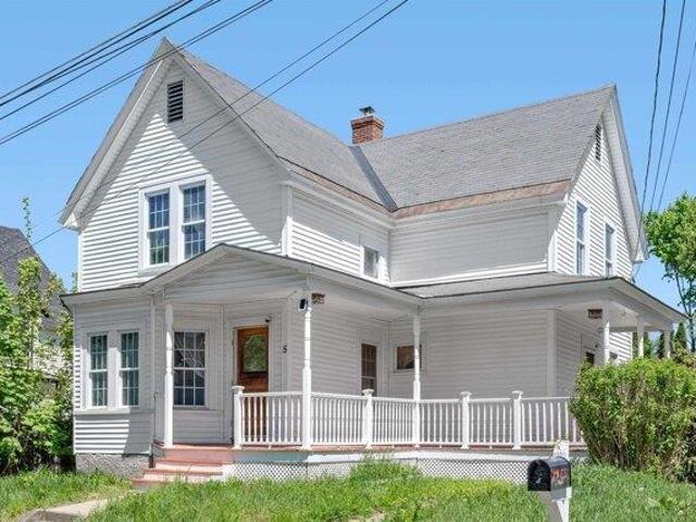 house with 4 bedroom, Barre VT DLS102801171