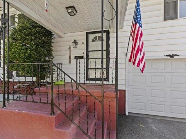 house with 4 bedroom, Barre VT DS103930152