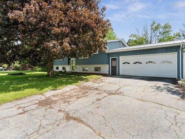 house with 4 bedroom, Barre VT DS103931728