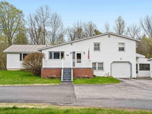 house with 4 bedroom, Barre VT ES103885138