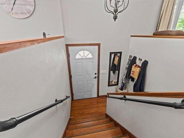 house with 4 bedroom, Barre VT ES103930152