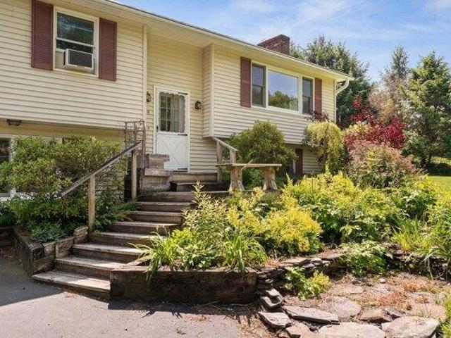 house with 4 bedroom, Barre VT ES104079389
