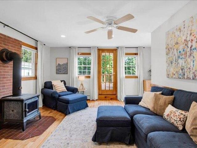house with 4 bedroom, Barre VT ES104604602