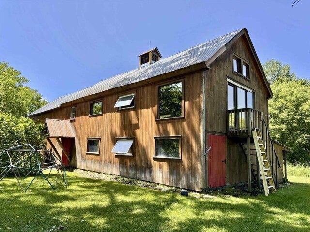 house with 4 bedroom, Barre VT ES104921541