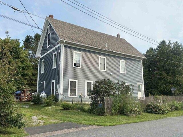 house with 4 bedroom, Barre VT ES105159816