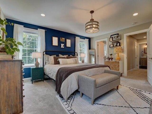 house with 4 bedroom, Barrington NH ES104299798