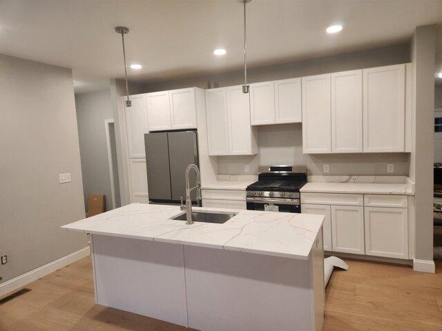 house with 4 bedroom, Barrington NH ES105204893