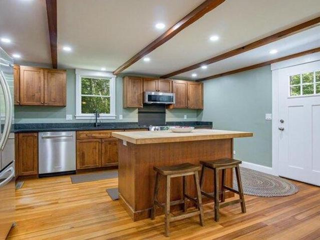 house with 4 bedroom, Barrington NH ES103887942