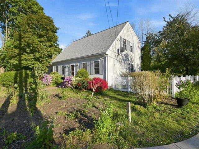house with 4 bedroom, Barrington RI DLS102586450