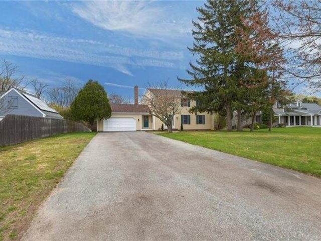 house with 4 bedroom, Barrington RI DLS102592546