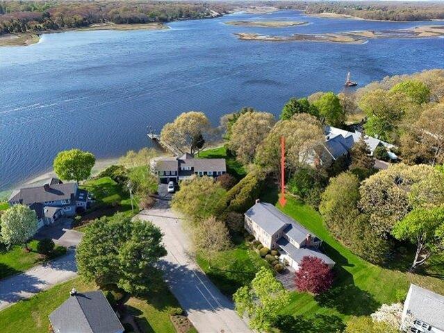 house with 4 bedroom, Barrington RI DLS102775665