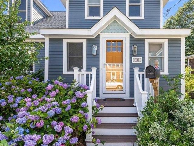 house with 4 bedroom, Barrington RI DS104149219